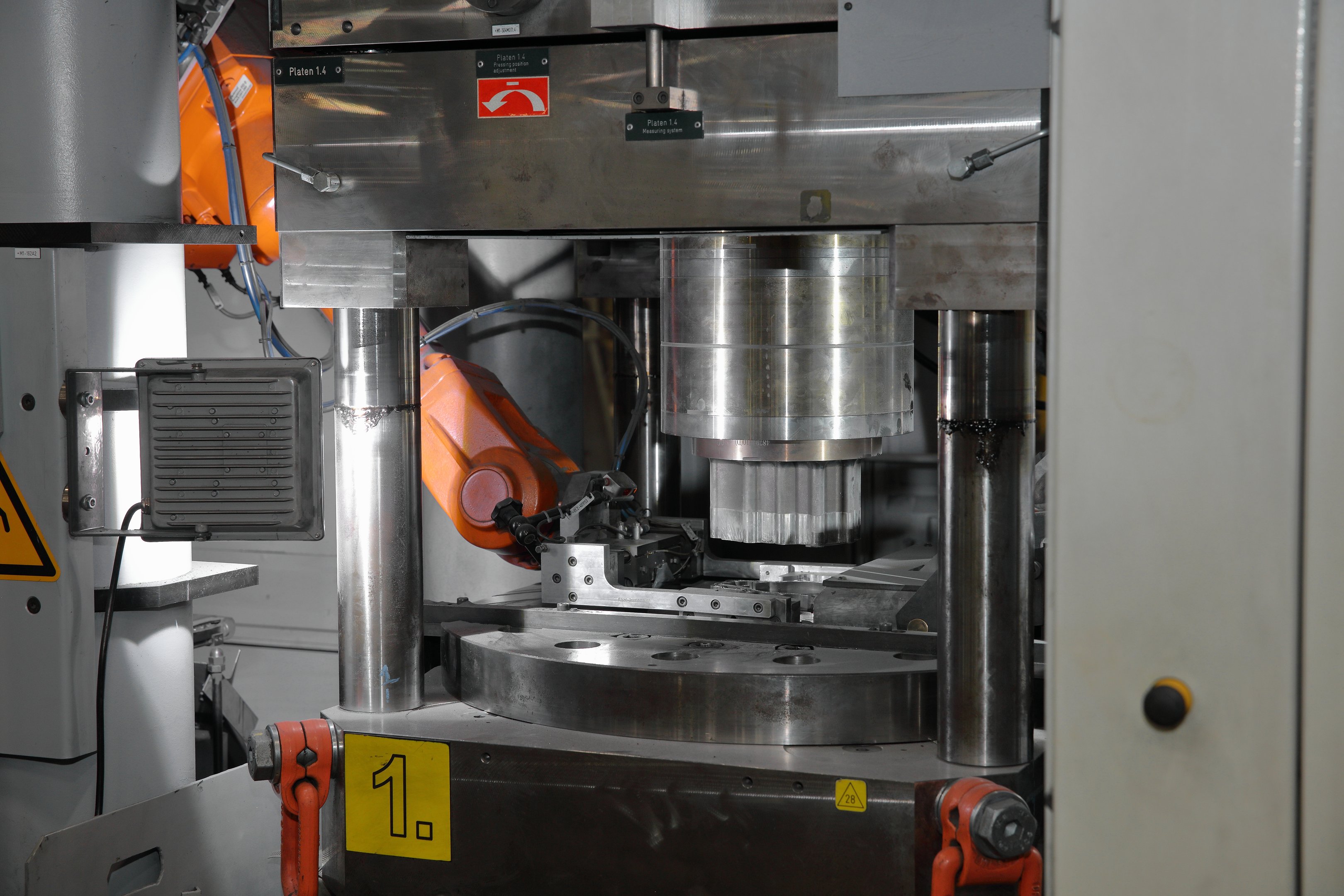 DSB Adds 200T CNC Press